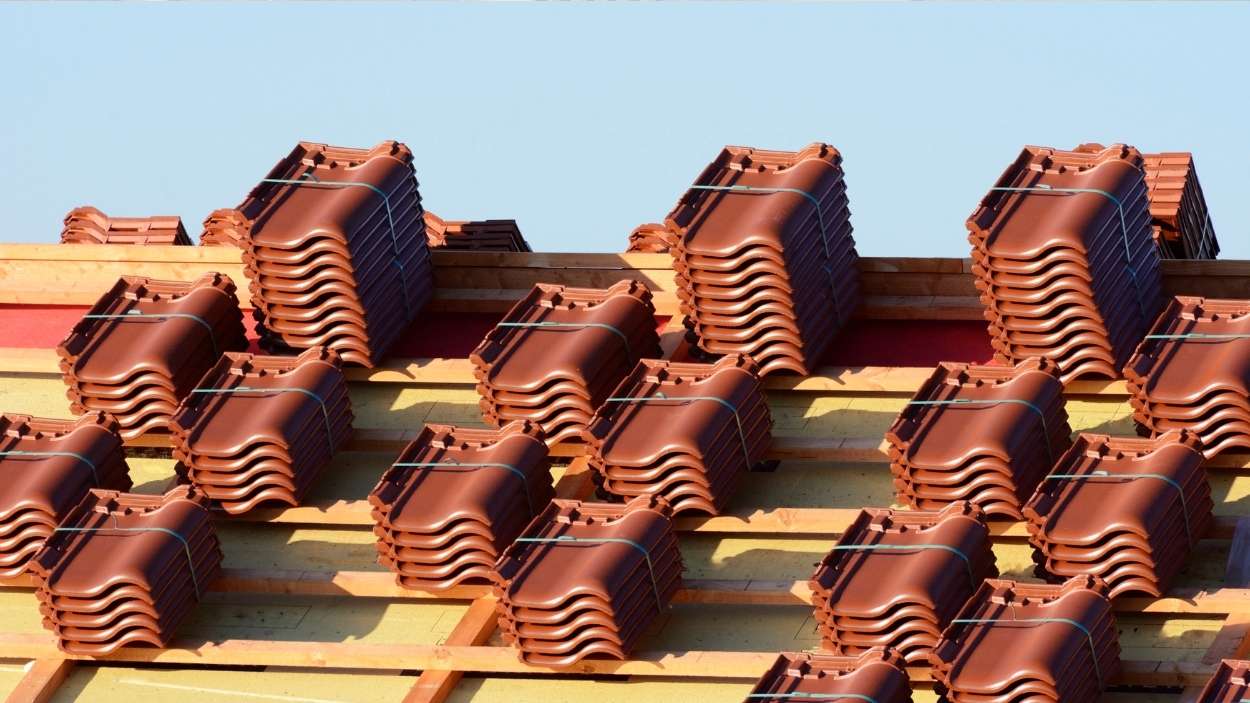 Choosing Between Tile and Colorbond Repairs - TMR Roof Plumber Dandenong